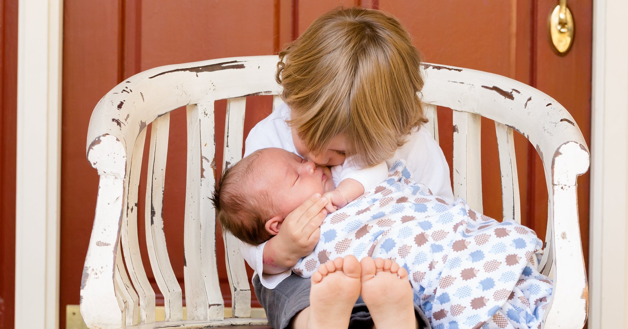 Preparing siblings for a new baby after NICU - www.neopedia.org